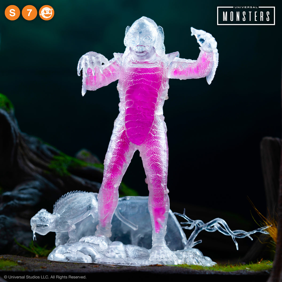 Universal Monsters Model Kit - Creature From the Black Lagoon (Clear ...